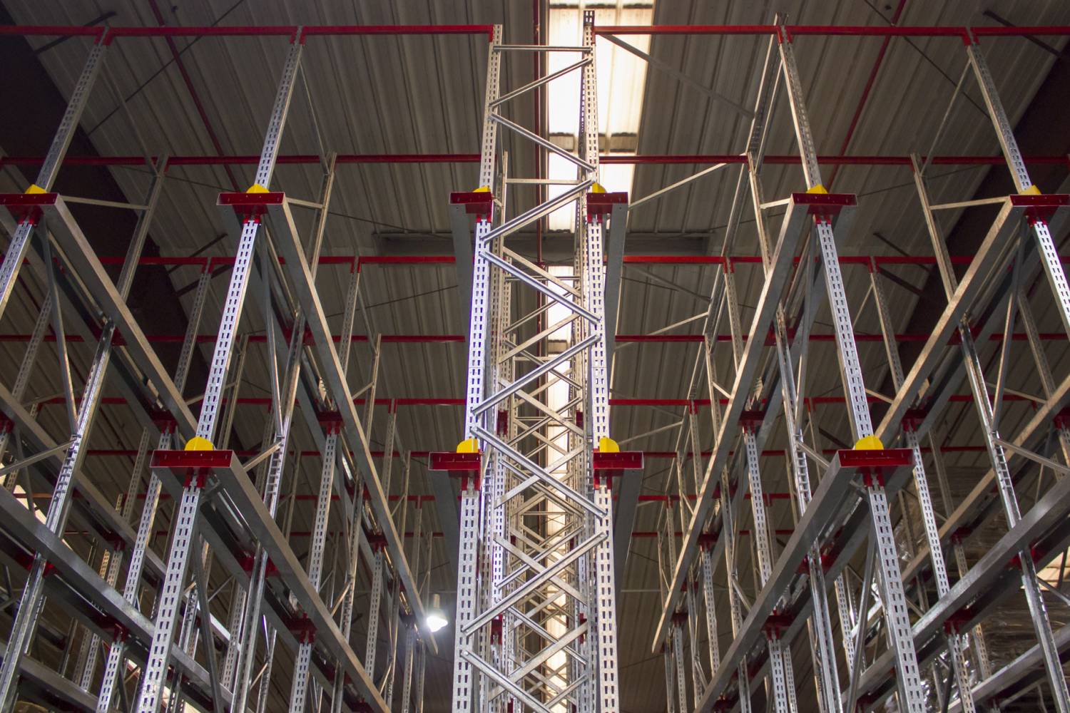 Racks Penetrables Drive-in – Estanterias LARA